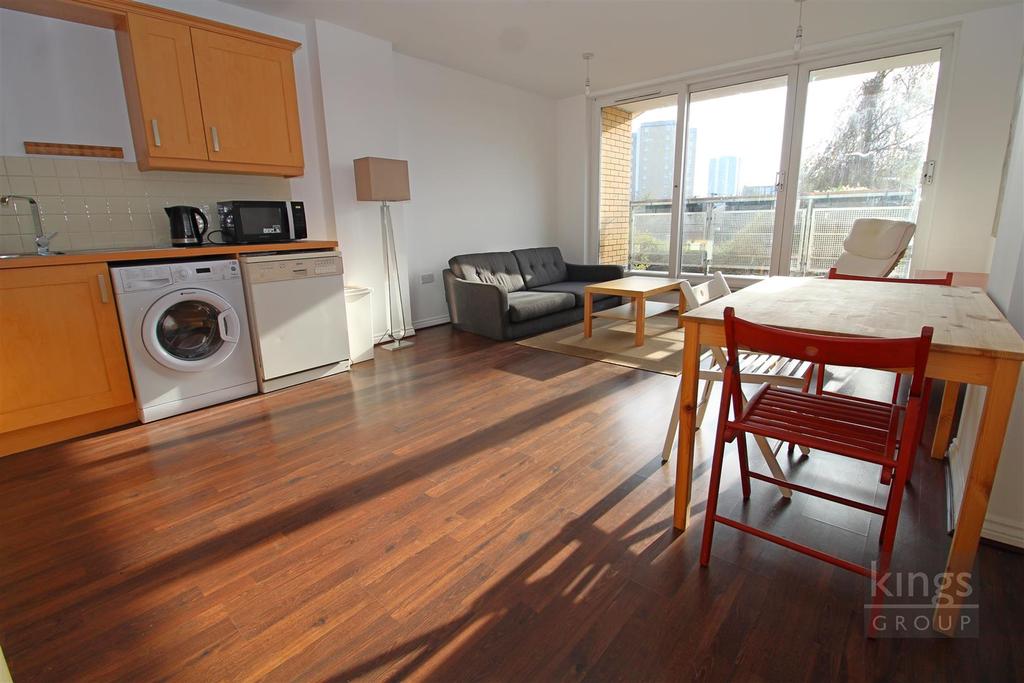 Marcon Place, London 2 bed flat - £450,000