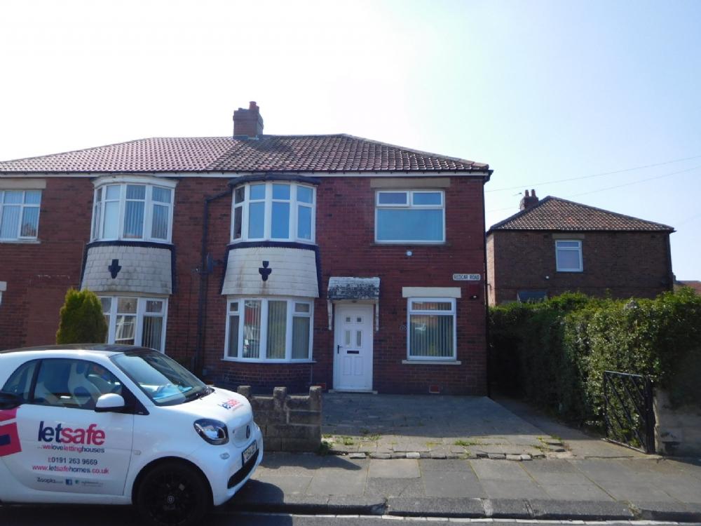 Redcar Road, Howdon, Wallsend. NE28 0DD 2 bed flat - £650 pcm (£150 pw)