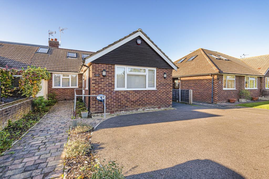 Farm View, Cobham, KT11 3 bed semi-detached bungalow - £725,000