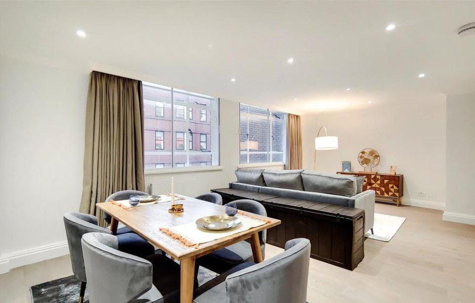 37 Duke Street, St James's, London, SW1Y 1 bed flat - £3,033 pcm (£700 pw)