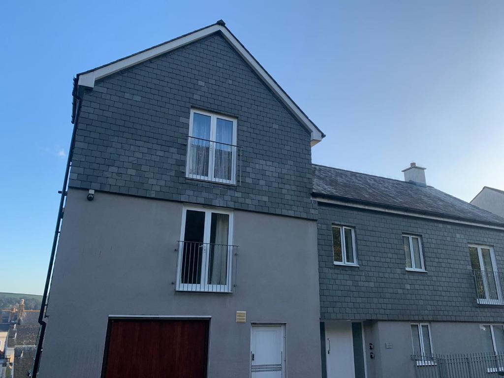Smithick Hill, Falmouth 2 bed flat - £795 pcm (£183 pw)
