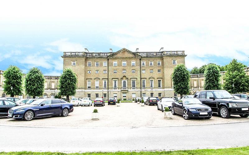 Thorndon Hall, Thorndon Park... 3 bed apartment - £2,100 pcm (£485 pw)