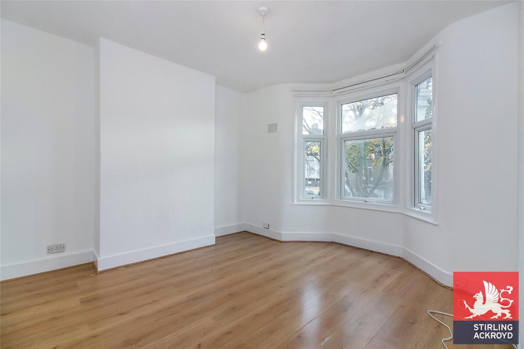 Cambus Road, London, E16 2 bed apartment - £1,650 pcm (£381 pw)