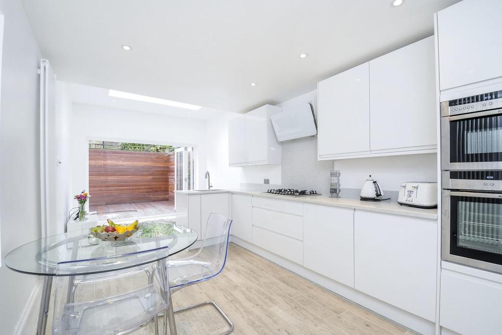 Saltoun Road, London 2 bed flat - £675,000