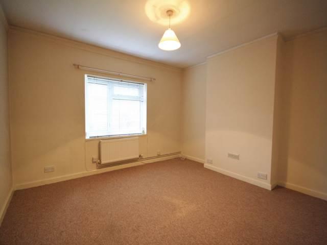 Earlham Court, Heigham Grove, Norwich 2 bed flat - £625 pcm (£144 pw)