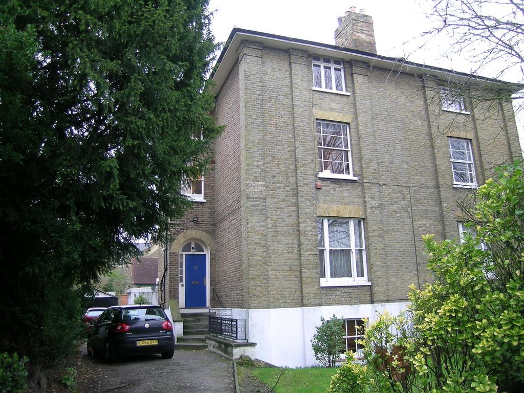 Berrylands Road, Surbiton 2 bed flat - £1,225 pcm (£283 pw)