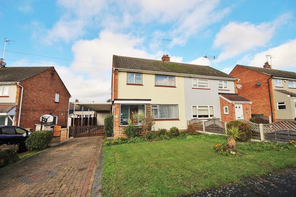 Dorewards Avenue, Braintree, CM7 3 bed semi-detached house - £250,000