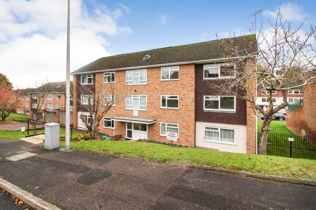 Robin Way, Tilehurst, Reading, RG31 3 bed flat - £255,000
