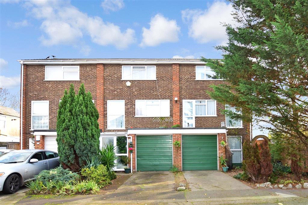 Gordon Road, Northfleet, Gravesend, Kent 4 bed end of terrace house - £ ...