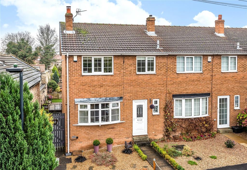 Water Lane, Monk Fryston, Leeds 3 bed terraced house - £240,000