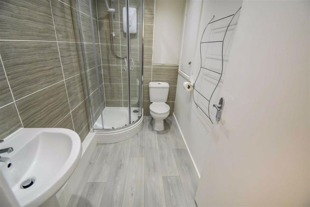 Lealholme Court, Hull, HU8 2 bed end of terrace house - £112,500