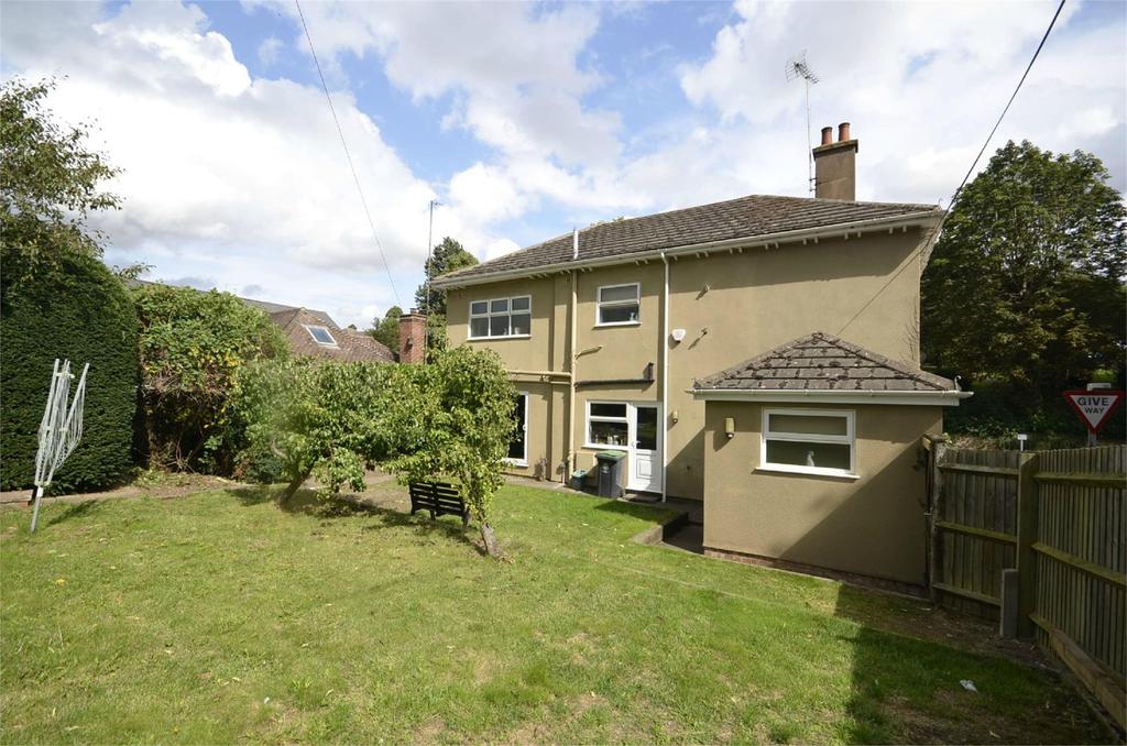 Brook Street, Raunds, Wellingborough... 4 bed detached house - £350,000