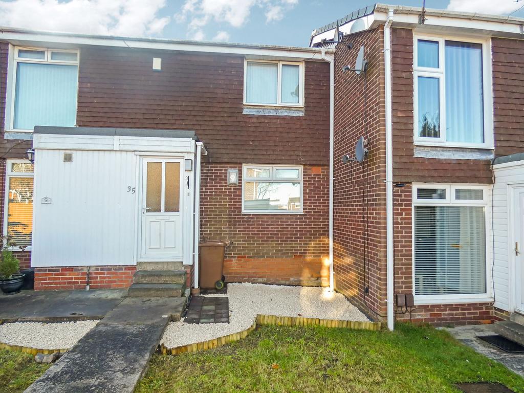 Manston Close, Moorside, Sunderland... 2 bed flat - £65,000