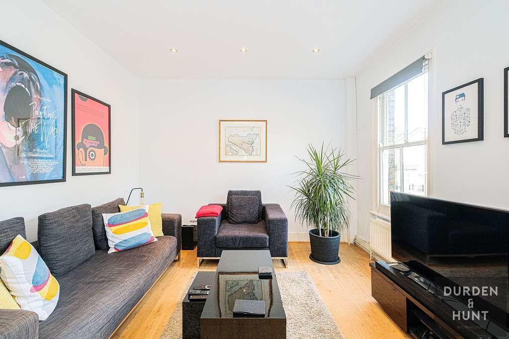 Granville Road, South Woodford, E18 2 bed apartment - £360,000