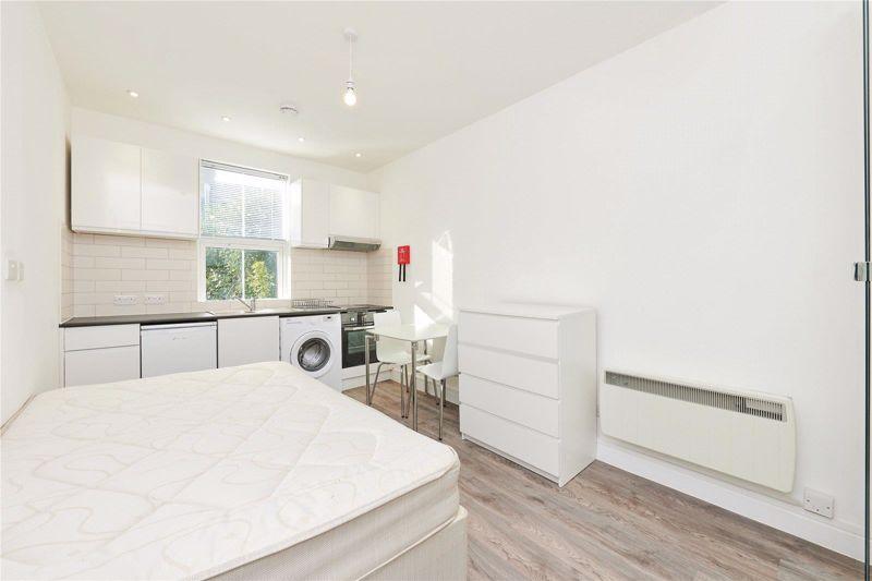 Roderick Road, NW3 Studio - £1,040 pcm (£240 pw)