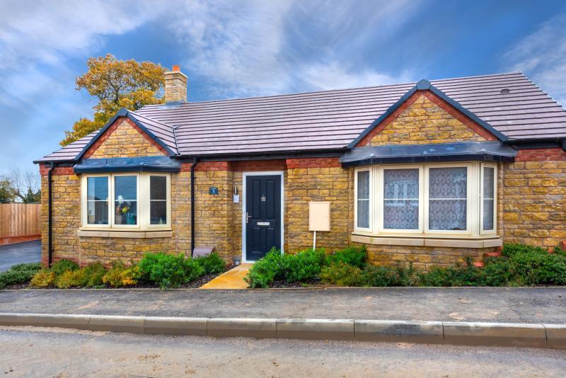 Breakspear Way, North Leigh, Witney... 3 bed detached bungalow - £475,000