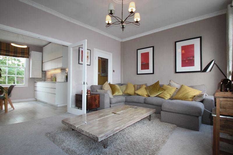 Mitchison Road, London, N1 3NJ 2 bed flat - £630,000