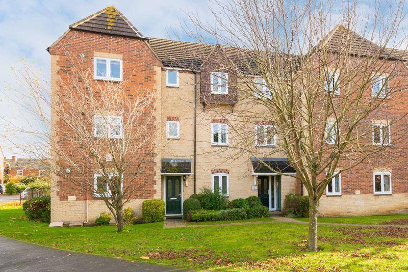 Willow Brook, Abingdon 2 bed maisonette - £250,000