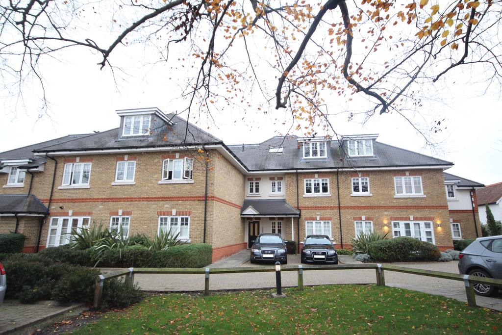 Cookham Road, Maidenhead 2 bed apartment - £300,000