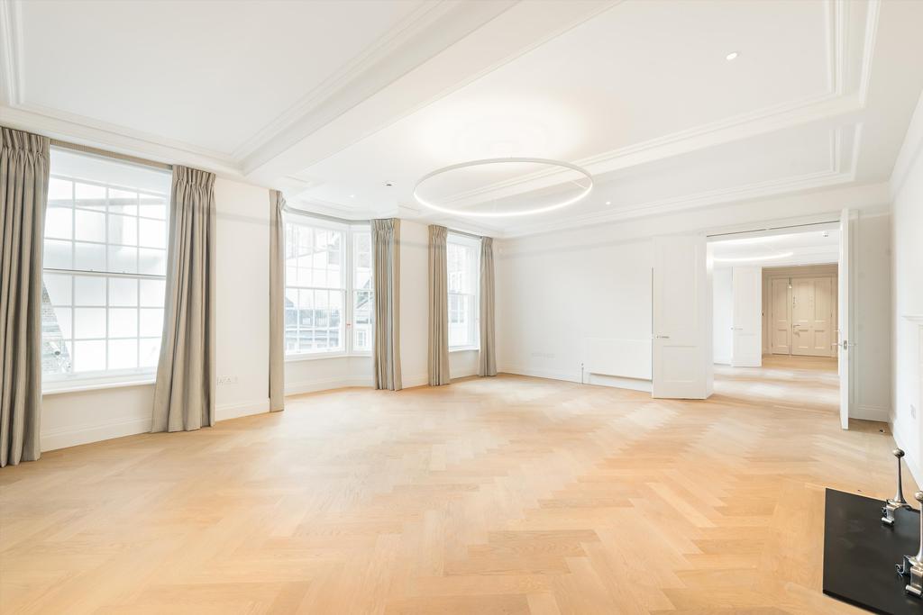 Cadogan Place, London, SW1X 2 bed flat - £11,483 pcm (£2,650 pw)