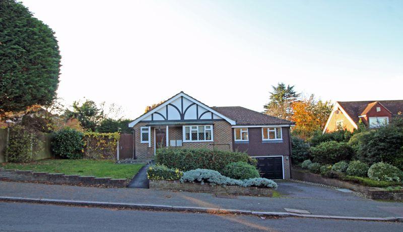Glebe Way, Sanderstead, Surrey 3 bed detached bungalow - £700,000