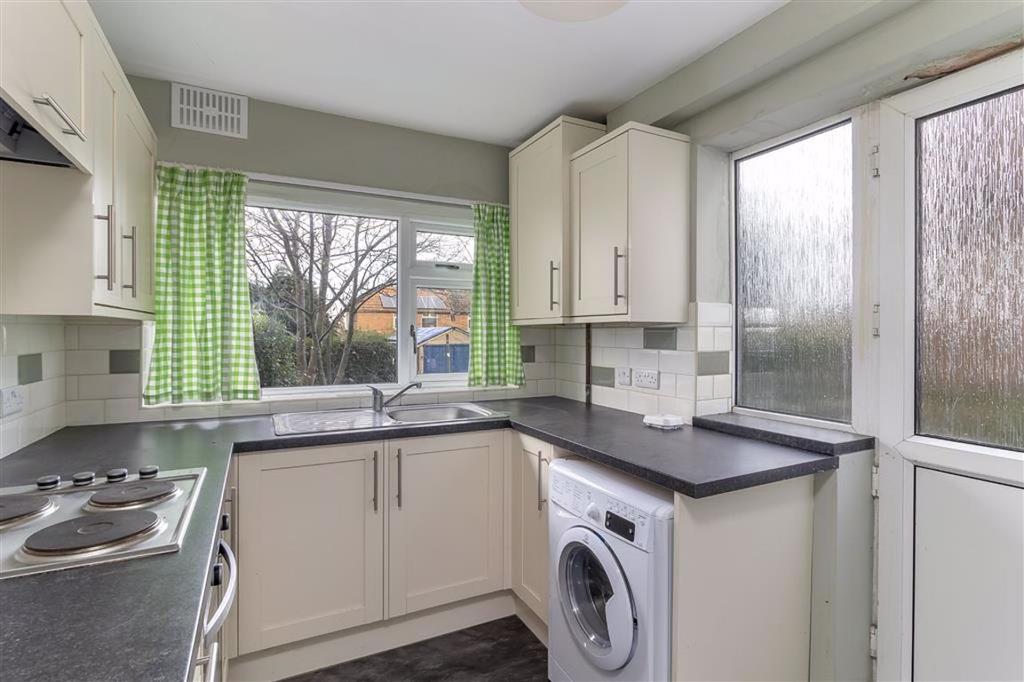 Swarcliffe Road, Harrogate 3 bed townhouse - £175,000