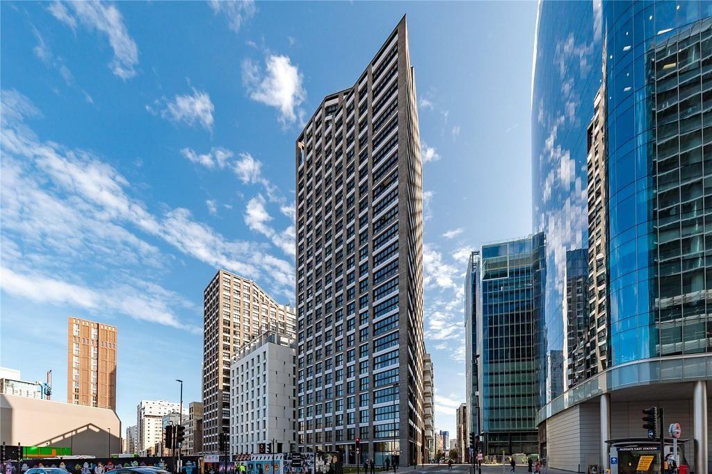 Wiverton Tower, Aldgate Place... 1 bed apartment - £1,796 pcm (£414 pw)