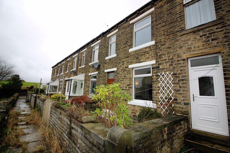 Pinnar Lane, Southowram, Halifax 2 bed terraced house - £139,995