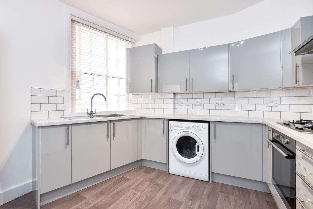 Portland Street London SE17 2 bed apartment - £1,450 pcm (£335 pw)