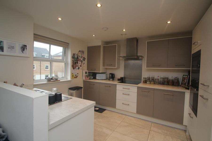 SANDERS WALK, HARROGATE, HG1 4FA 2 bed apartment - £825 pcm (£190 pw)