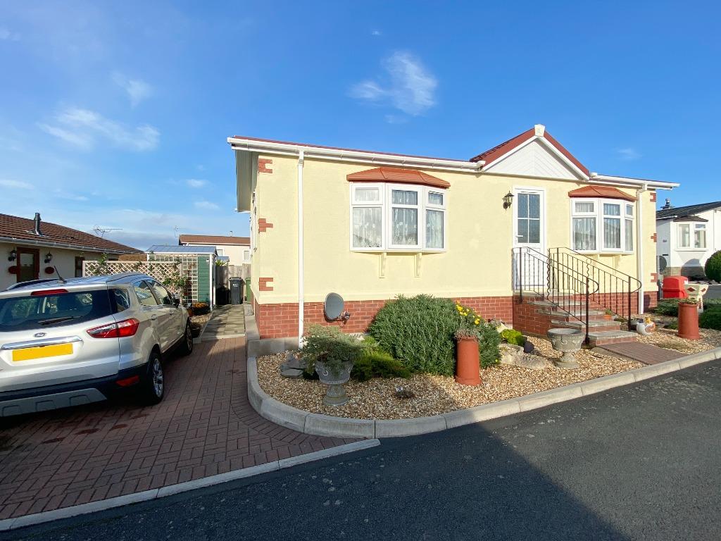 Bovingdon Park, Roman Road, Hereford 2 bed park home - £110,000