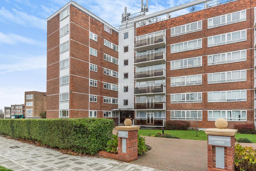 Finchley N3 2 bed apartment - £595,000