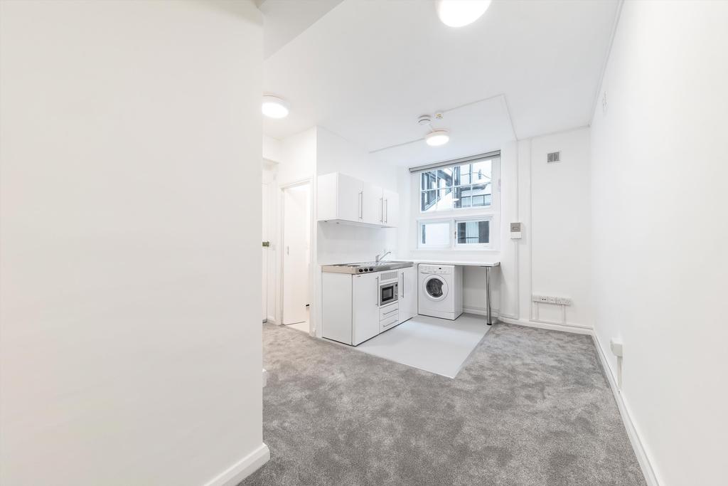 Cranley Place, South Kensington... Studio - £932 pcm (£215 pw)