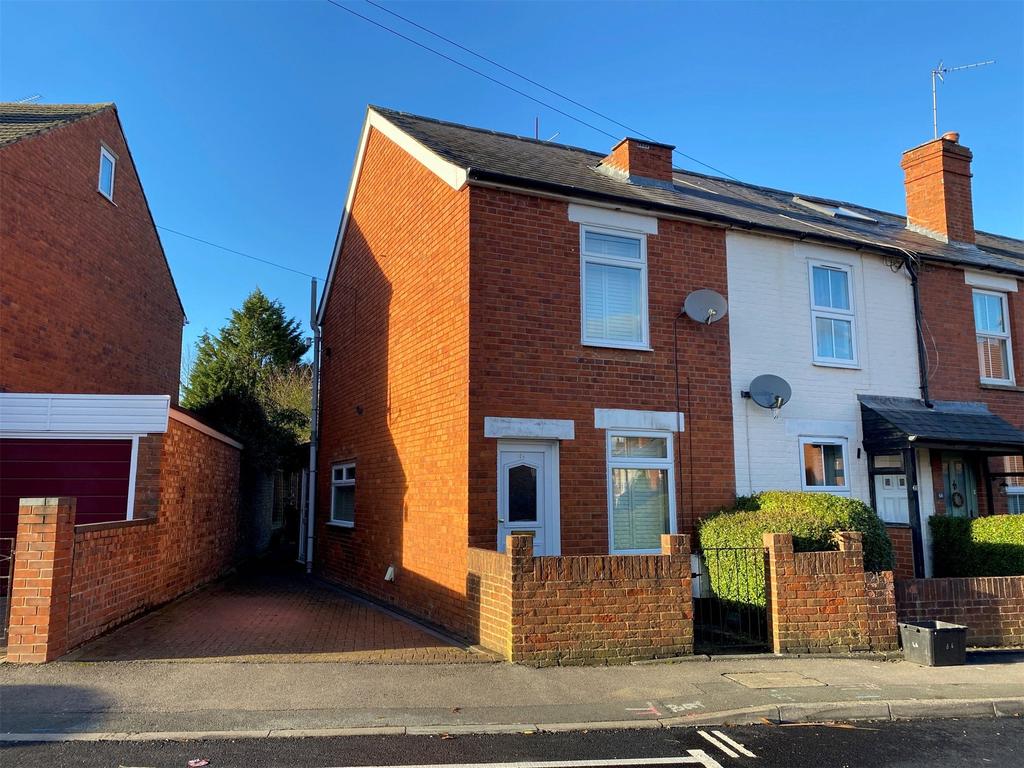 Wescott Road Wokingham Berkshire Rg40 2 Bed End Of Terrace House £