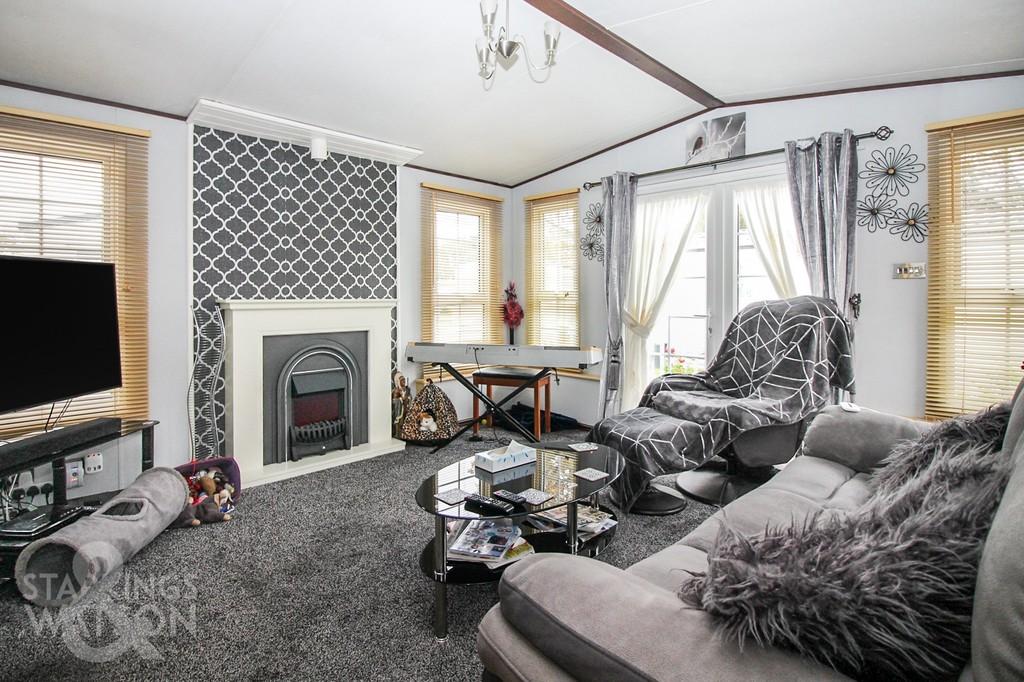 Carlton Manor Holiday Park, Chapel Road, Carlton Colville 2 bed mobile ...