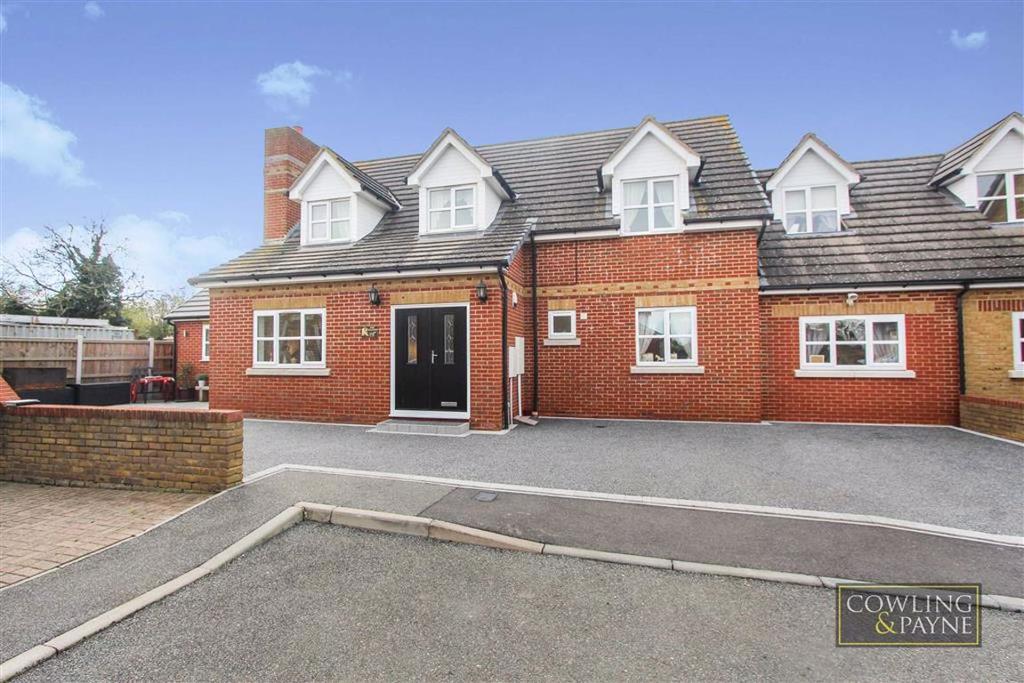 Longley Mews, Farm Road, Orsett 4 bed link detached house - £650,000