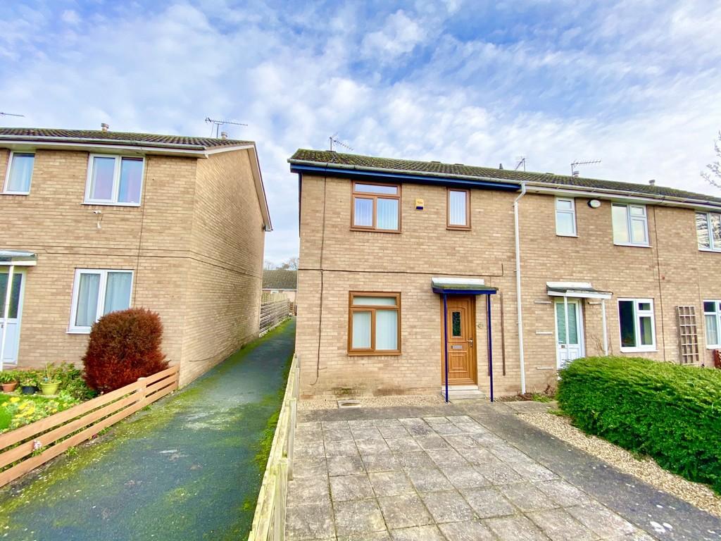 Limes Walk, Driffield, East Yorkshire 2 bed end of terrace house - £105,000
