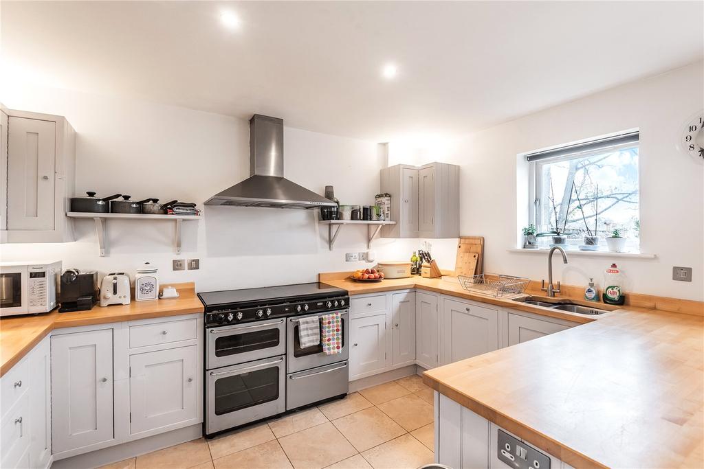 Alison Way, Winchester, Hampshire, SO22 4 bed terraced house - £950,000