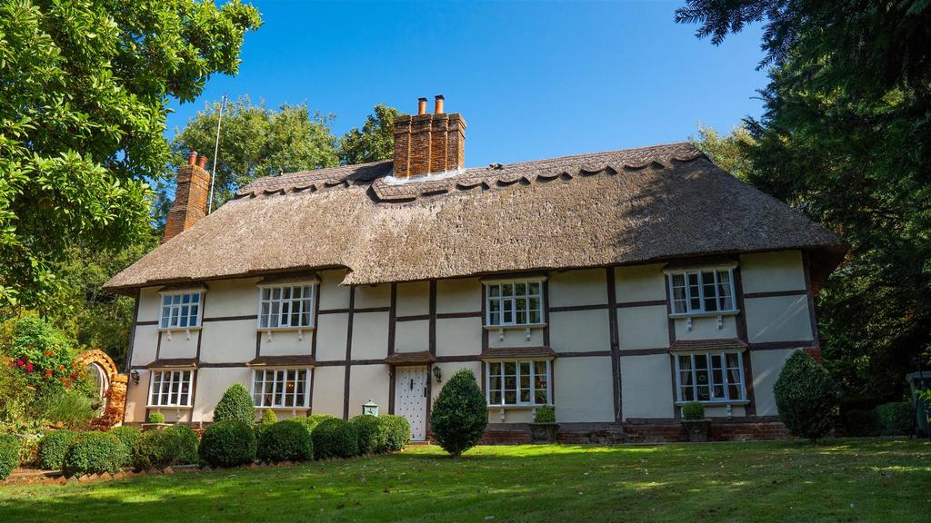 Milstead, Sittingbourne, Kent, ME9 10 bed detached house - £1,500,000