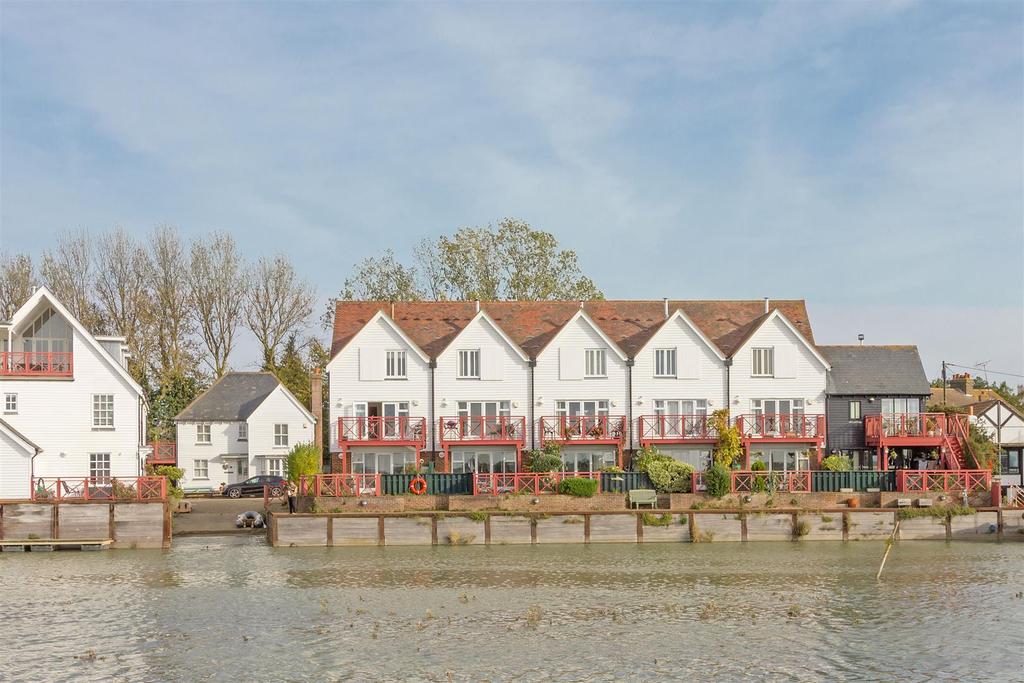 North Quay, Conyer, Sittingbourne... 3 bed terraced house - £450,000