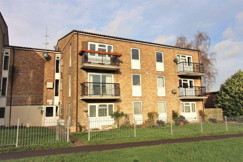 Coles Place, Chard 2 bed flat - £475 pcm (£110 pw)