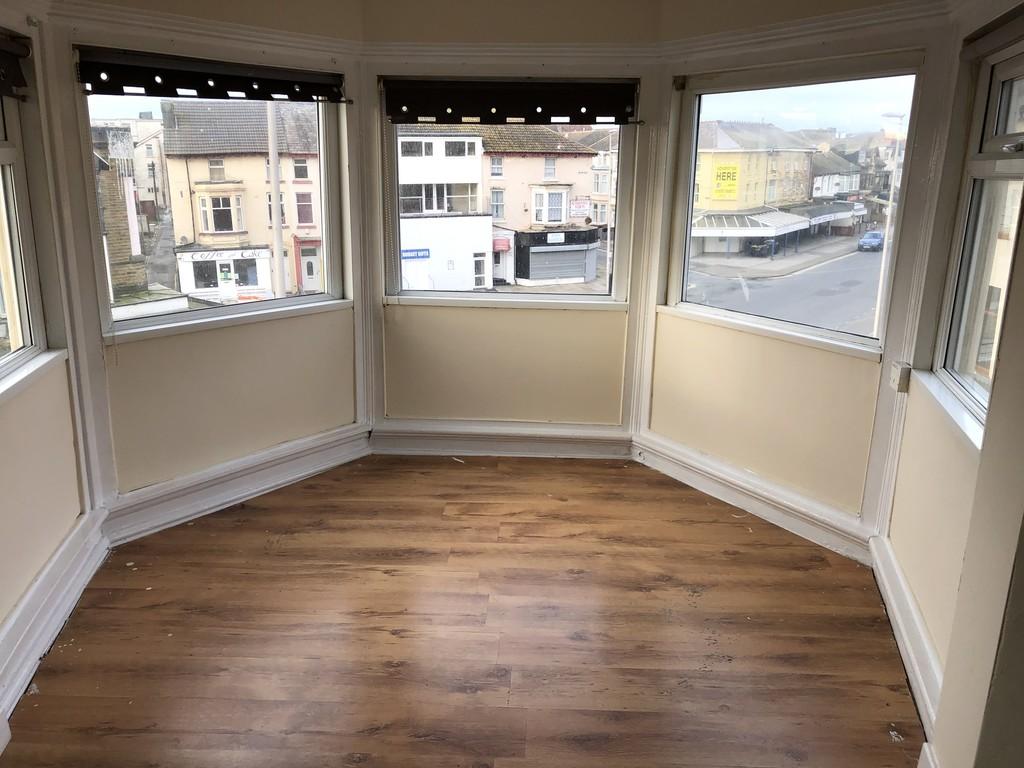 78 Lytham Rd, Flat 4 1 bed flat - £390 pcm (£90 pw)