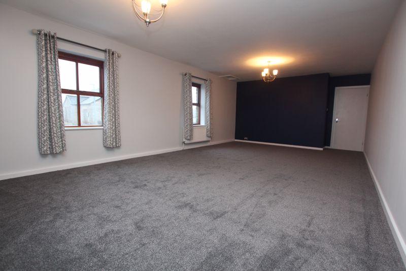Moorhouse Farm, Milnrow, Rochdale 2 bed apartment - £700 pcm (£162 pw)