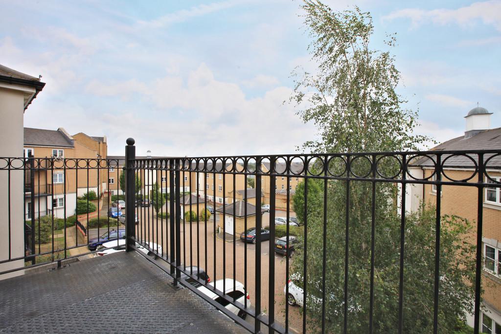 Tufnell Way, Colchester 2 bed apartment - £775 pcm (£179 pw)