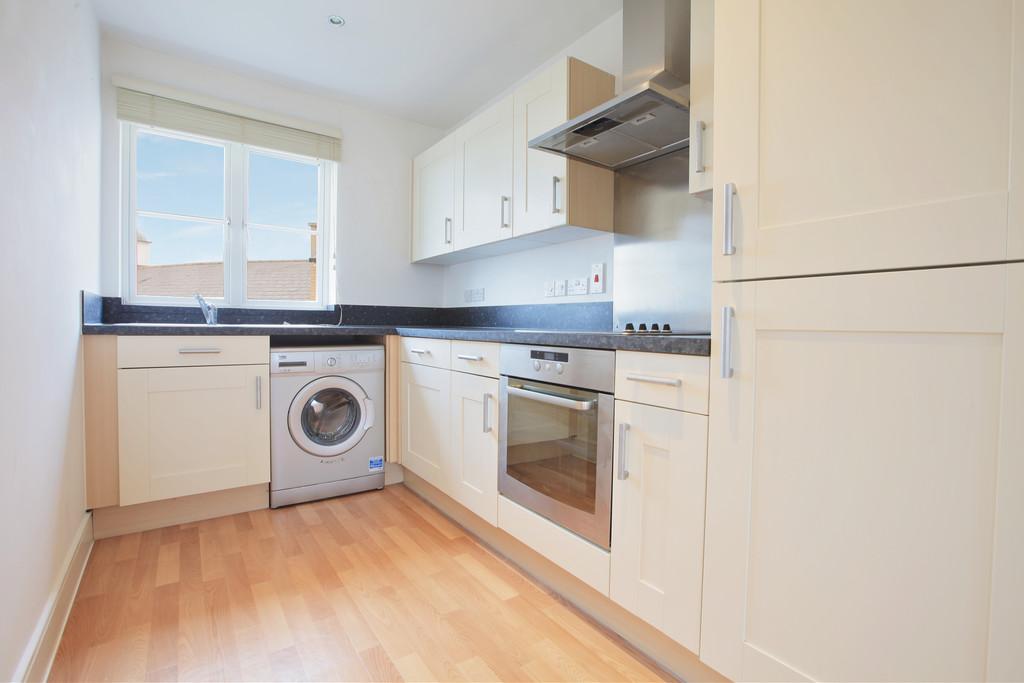Tufnell Way, Colchester 2 bed apartment - £775 pcm (£179 pw)
