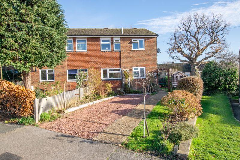 The Drive Uckfield 3 Bed Semi Detached House £325 000