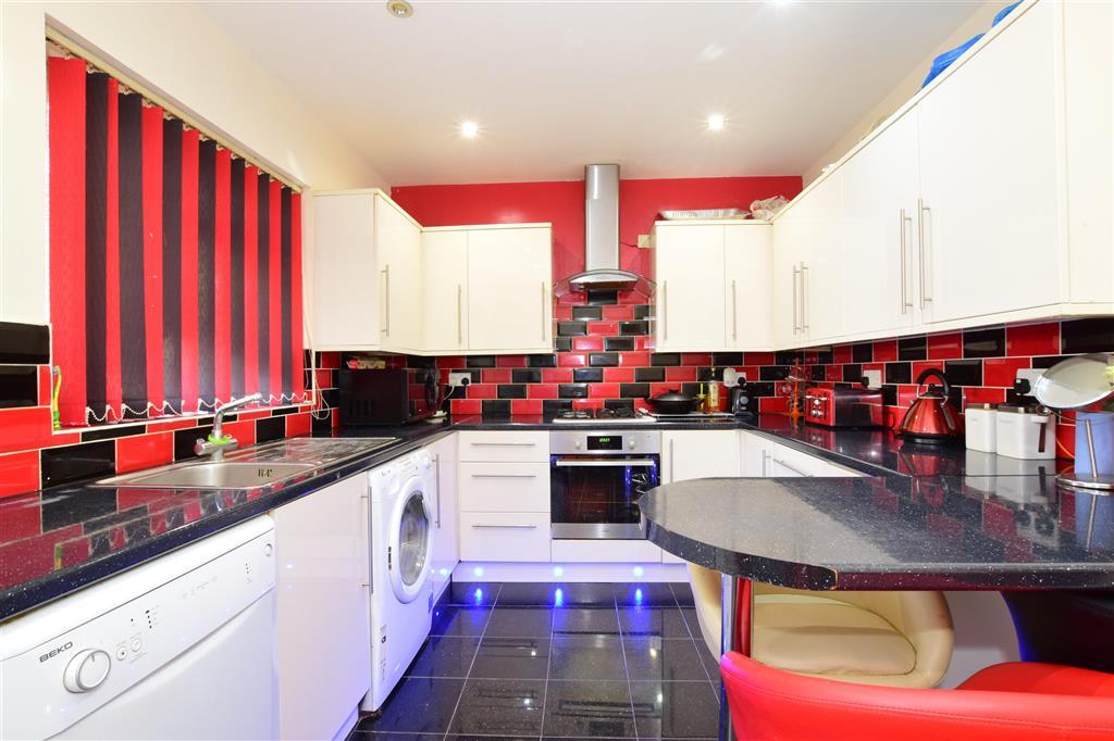Butler Road, Dagenham, Essex 2 bed end of terrace house - £340,000