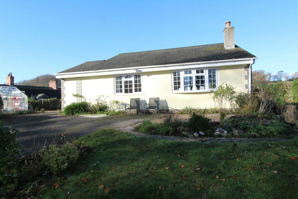 CHURCH LANE, OLD FENITON, HONITON... 4 bed detached bungalow - £475,000