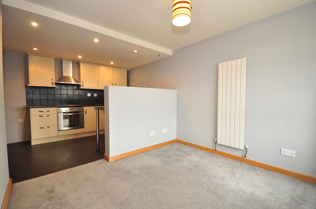Whitmore Way, Basildon, SS14 1 bed flat - £700 pcm (£162 pw)