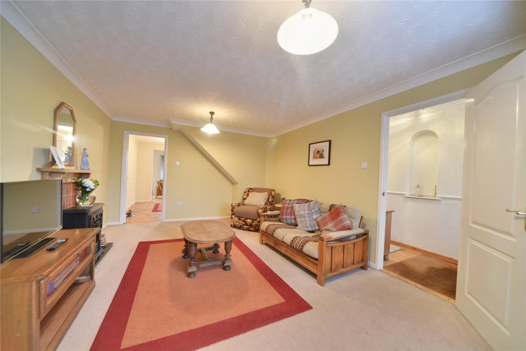 Falcon Way, Beck Row, Bury St.... 4 bed detached house - £310,000